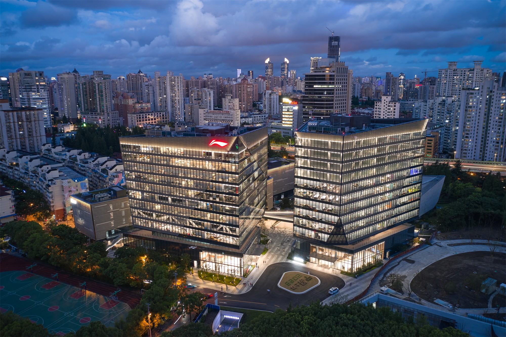 C O L O R F U L L 昱 景 设 计 | 2024 / 上海李宁中心总部办公