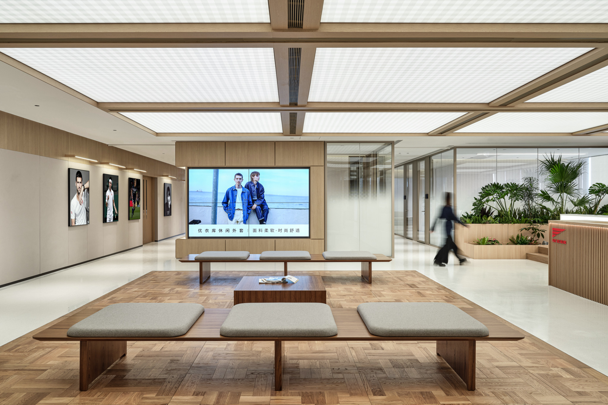 C O L O R F U L L 昱 景 设 计 | 2023 / 迅销(中国)总部办公