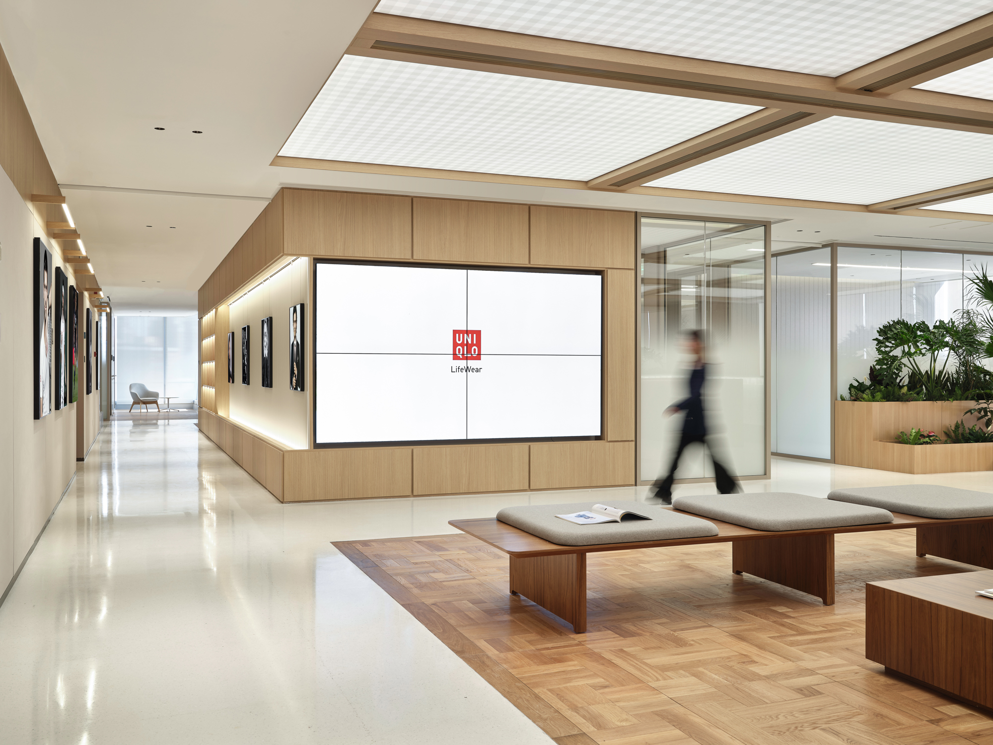 C O L O R F U L L 昱 景 设 计 | 2023 / 迅销(中国)总部办公