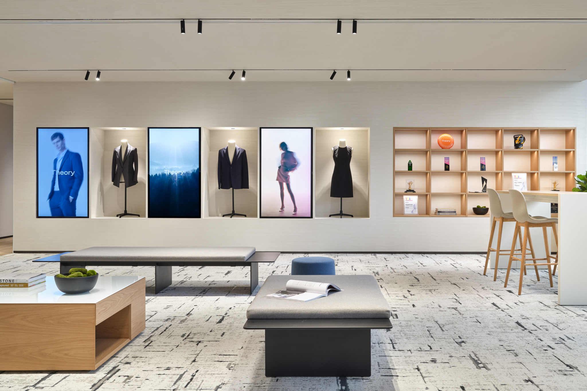 C O L O R F U L L 昱 景 设 计 | 2023 / 迅销(中国)总部办公